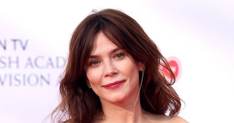 Anna Friel Height, Weight, Measurements, Age, Biography
